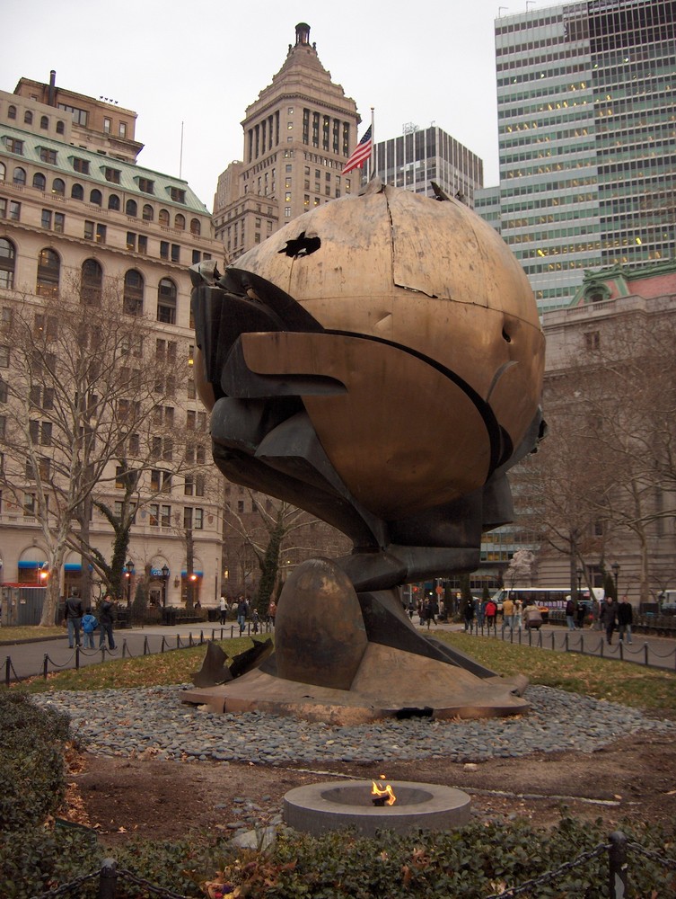 THE SPHERE - Skulptur von Fritz Koenig Foto & Bild | north america ...