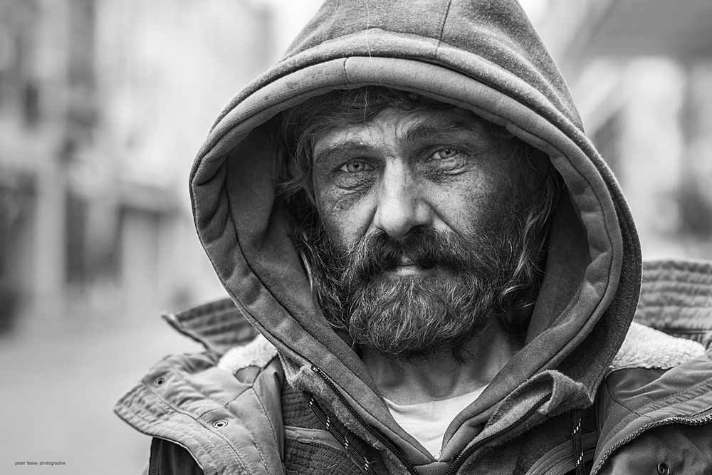 the streetwalker Foto & Bild | portrait, streetfotografie mit menschen, portraitfotografie ...