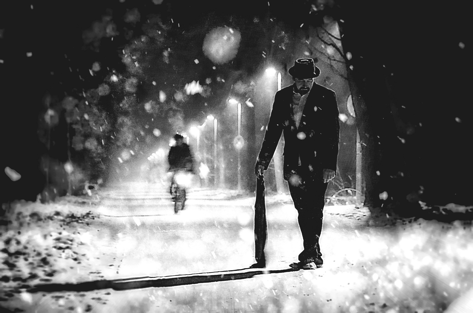 The Walk in the Snow Foto & Bild | outdoor, schnee, nacht Bilder auf ...