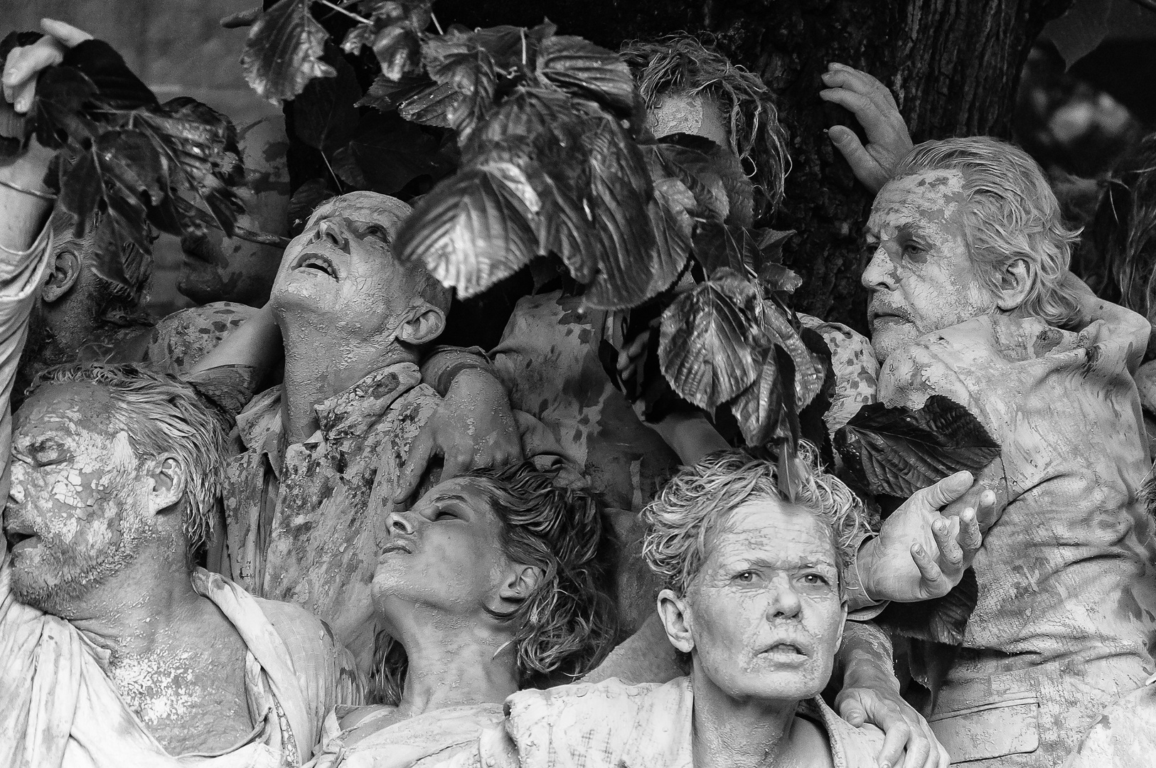 Theater Titanick- ErdmännchenV Foto & Bild | streetfotografie mit menschen, kunstfotografie ...