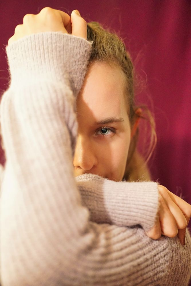 Thinking Foto & Bild | portrait, portrait frauen, indoor Bilder auf ...