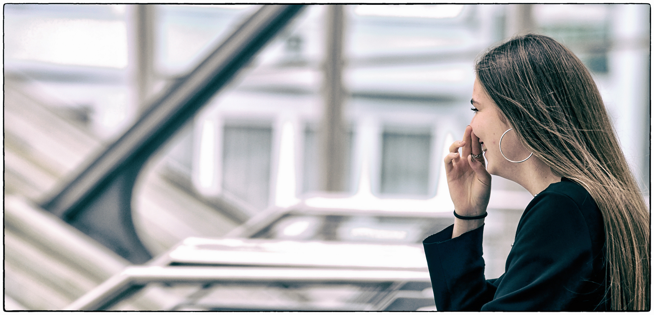 thinking Foto & Bild | portrait, streetfotografie mit menschen, portrait frauen Bilder auf ...