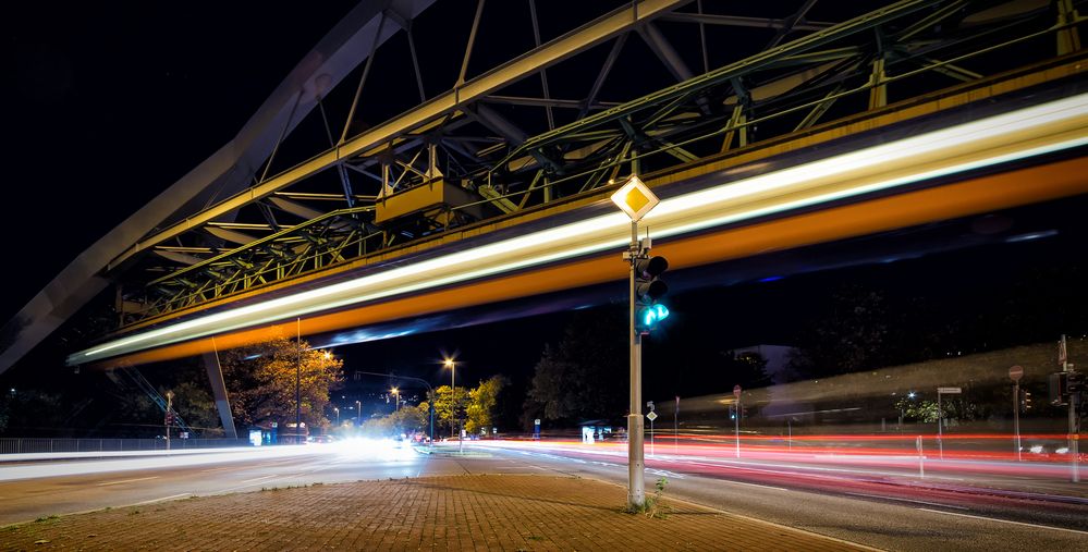 Three Way Race Foto & Bild | architektur, architektur bei nacht ...