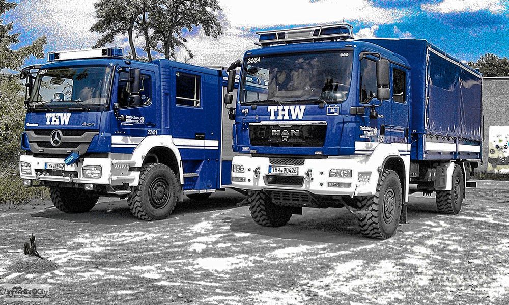 THW Einsatzfahrzeuge beim Hochwassereinsatz 2013 Foto & Bild | autos ...