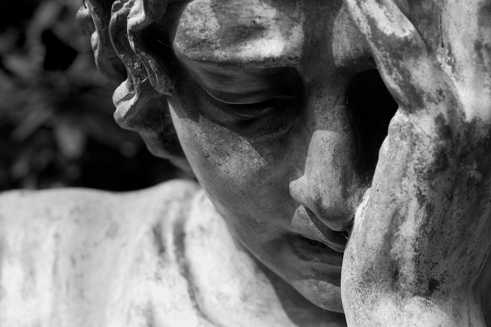 Tiefe Trauer Foto & Bild | architektur, friedhöfe, motive Bilder auf ...