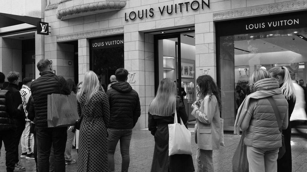 Time for Luxury Foto & Bild | menschen, streetfotografie mit menschen, street Bilder auf ...