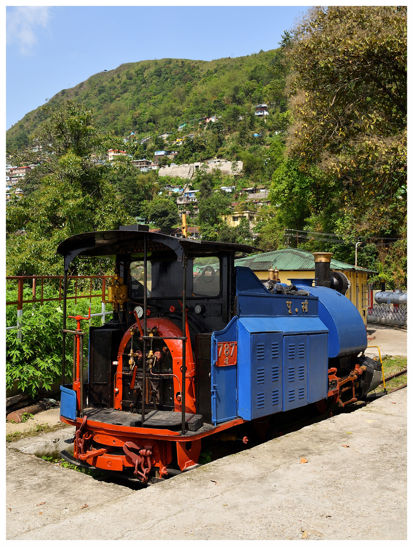 Tindharia Works IV - Die Versuchslok II Foto & Bild | loks, india ...