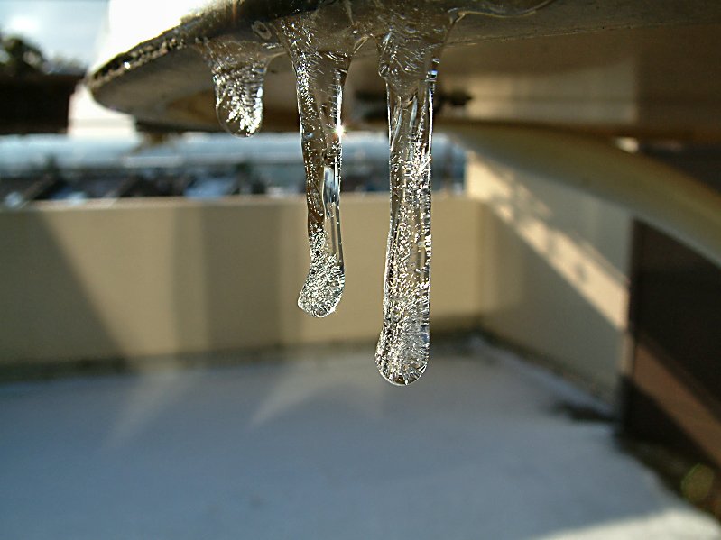 " Tischkante " Foto & Bild | nah- & makro, techniken, aufnahme-techniken Bilder auf fotocommunity