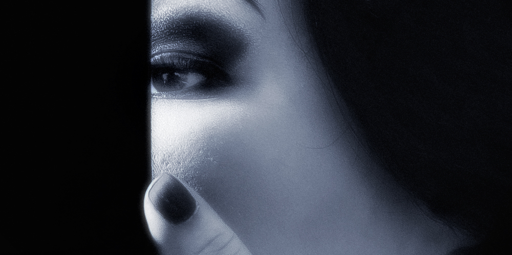 to close to call Foto & Bild | spezial, indoor, woman Bilder auf ...