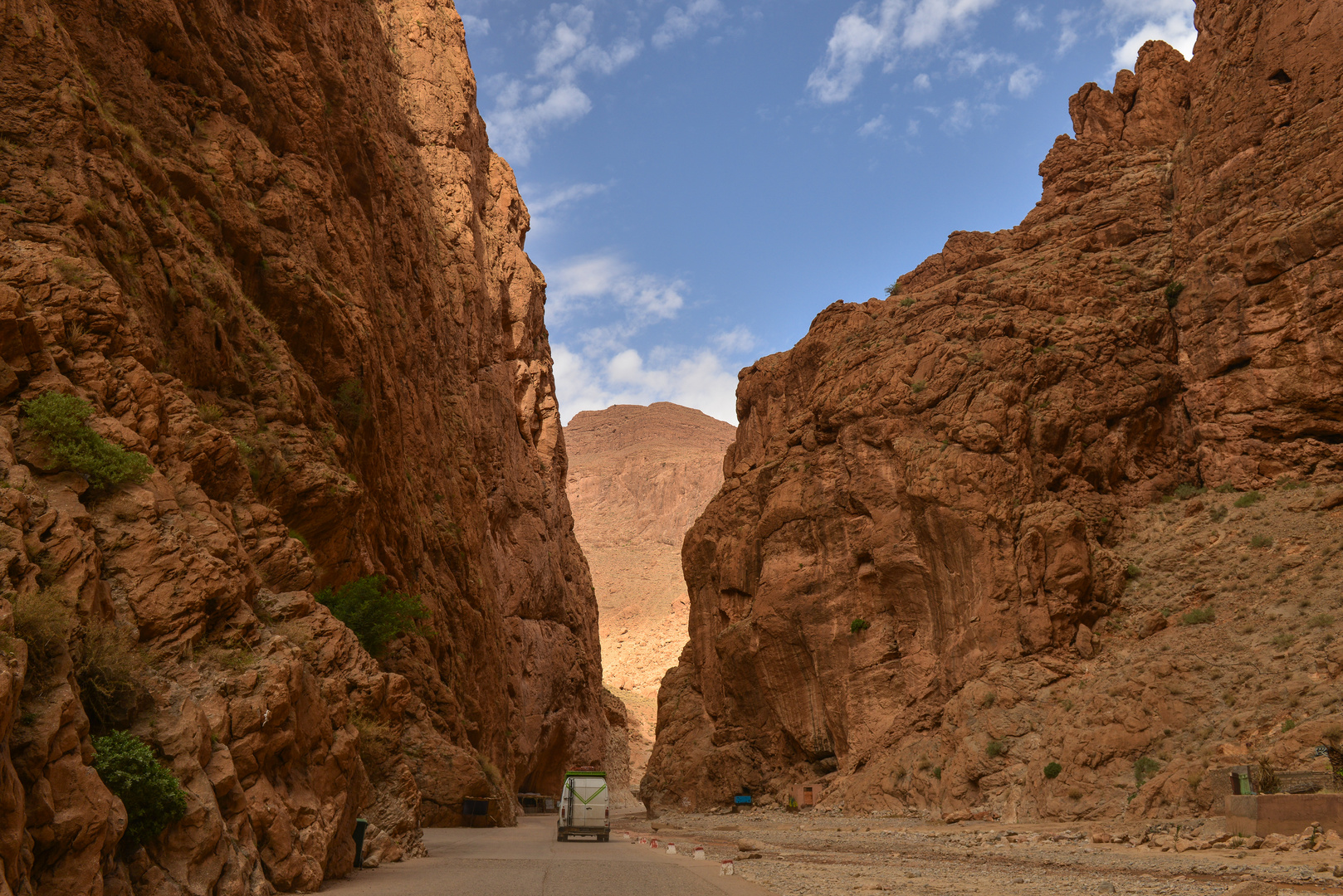 Todra Foto & Bild | marokko, straße, berge Bilder auf fotocommunity