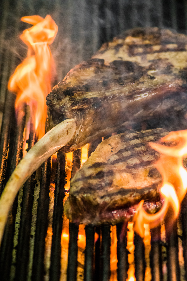 Tomahawk in flame! Foto & Bild | archiv projekte naturchannel ...