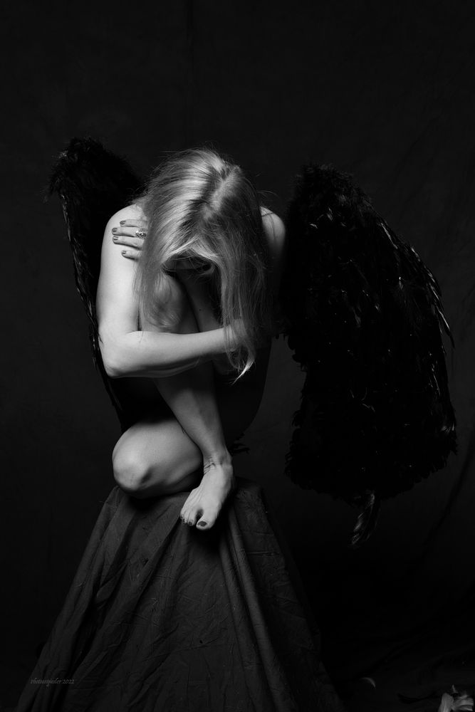 Too scared to look down in the deep Foto & Bild | fotokunst, emotionen ...