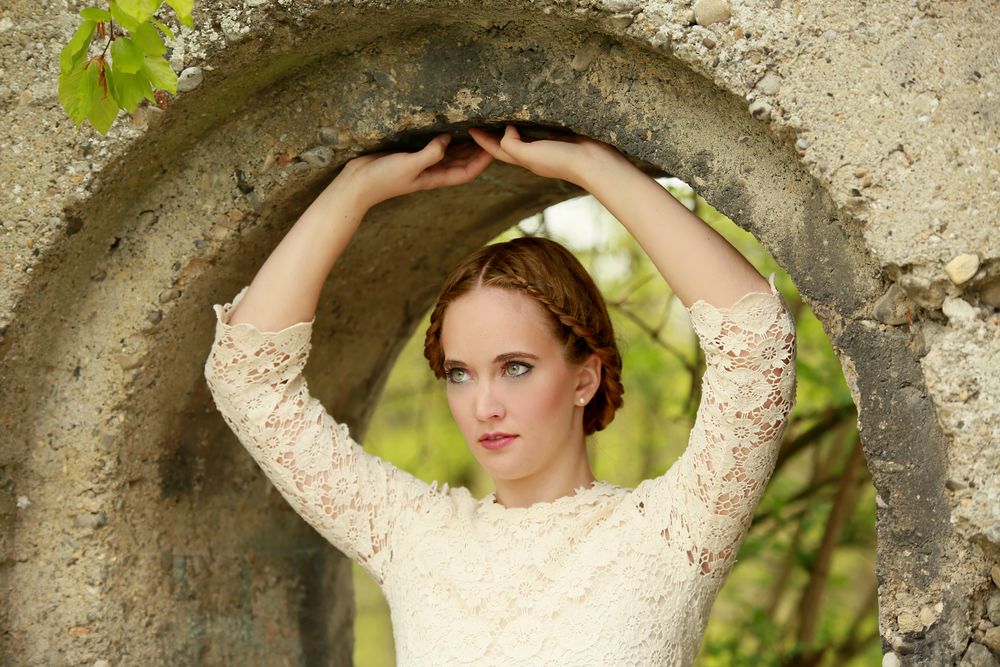 Torbogen... Foto & Bild | fashion, outdoor, frauen Bilder auf fotocommunity