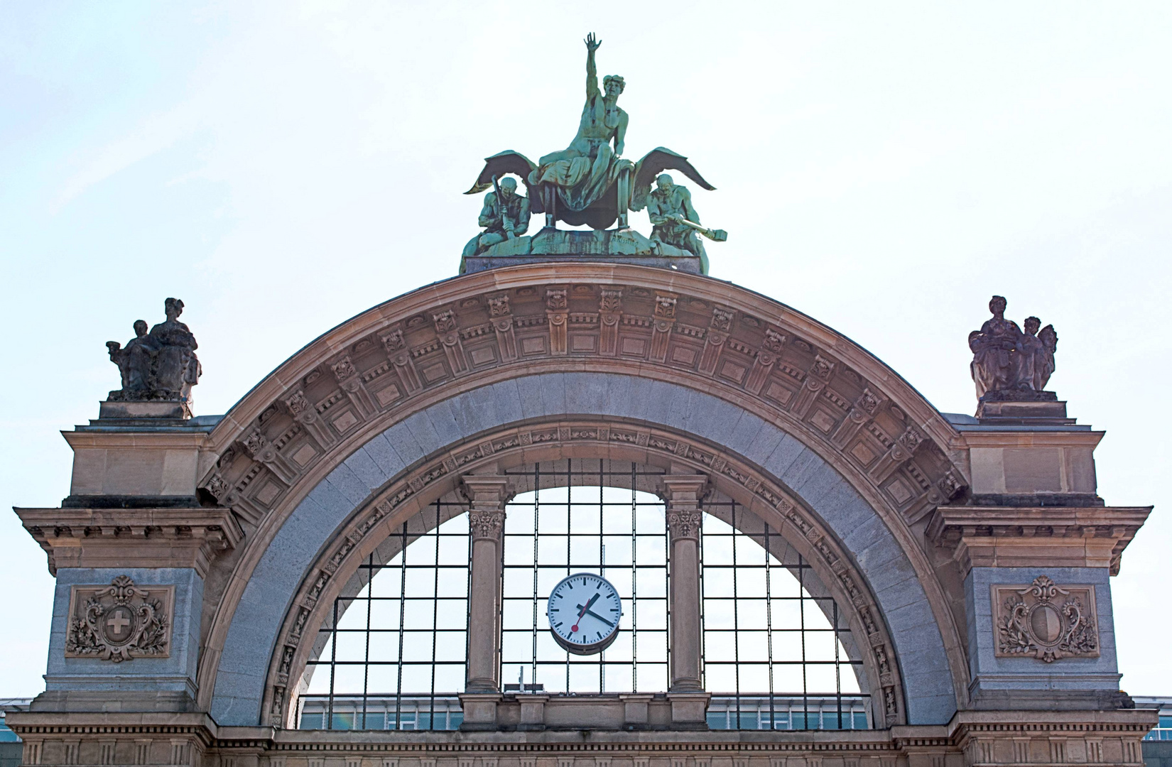 Torbogen Bahnhof Luzern ... Foto & Bild | architektur, europe, schweiz ...