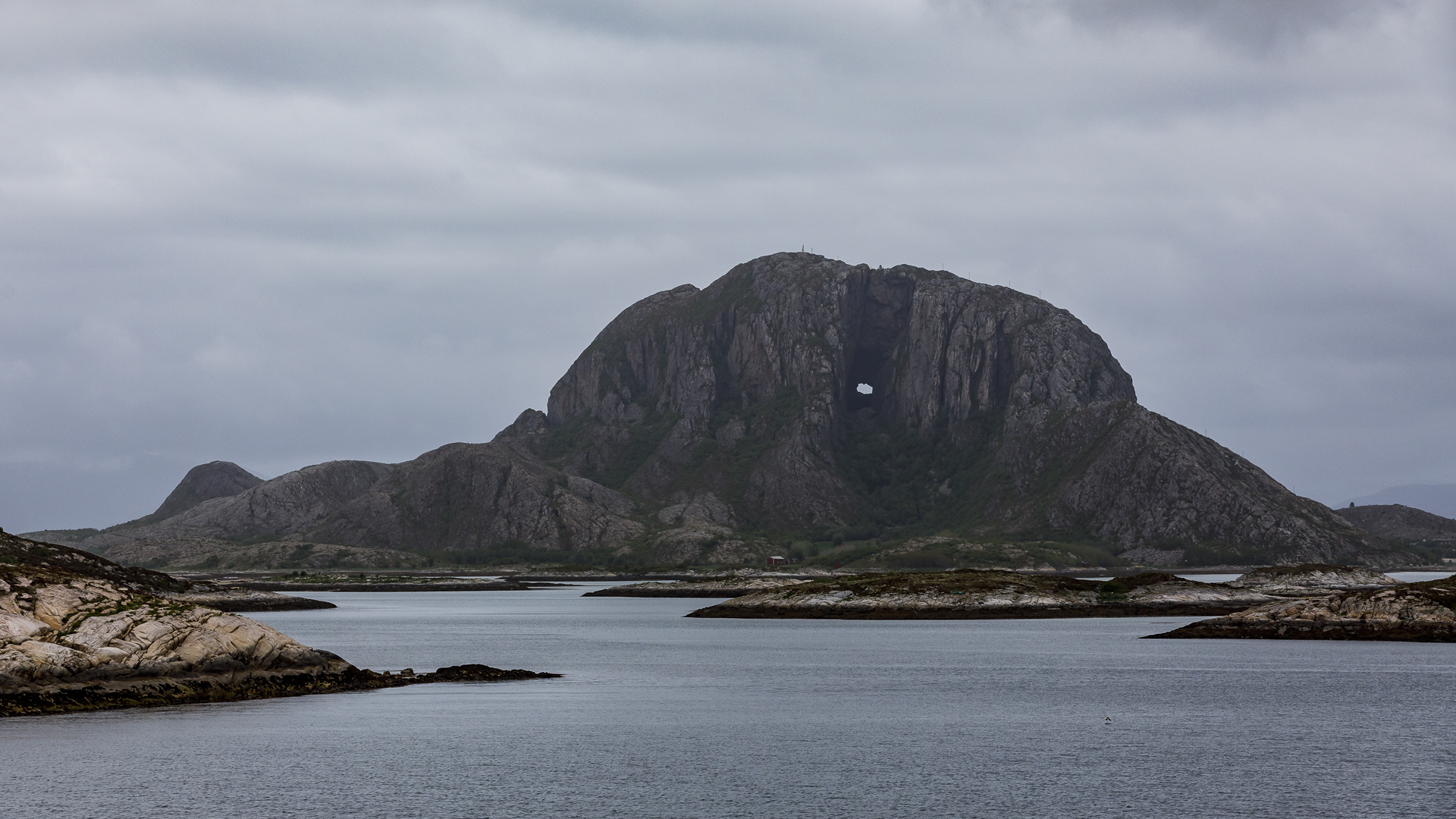 Torghatten Foto & Bild | meer, europa, berg Bilder auf fotocommunity