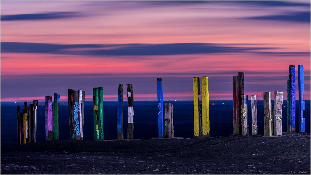 Totems auf der Halde Haniel Foto & Bild | world, industriekultur ...