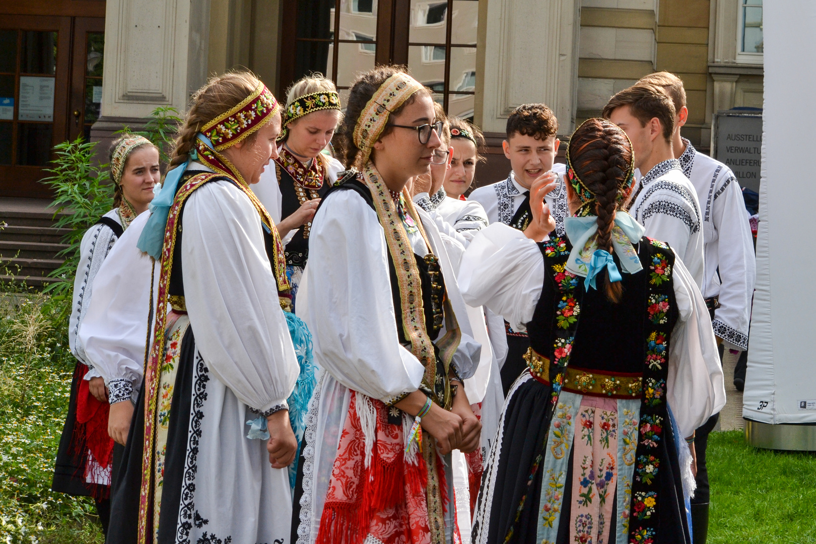 Trachten aus Siebenbürgen Foto & Bild | dokumentation, outdoor ...