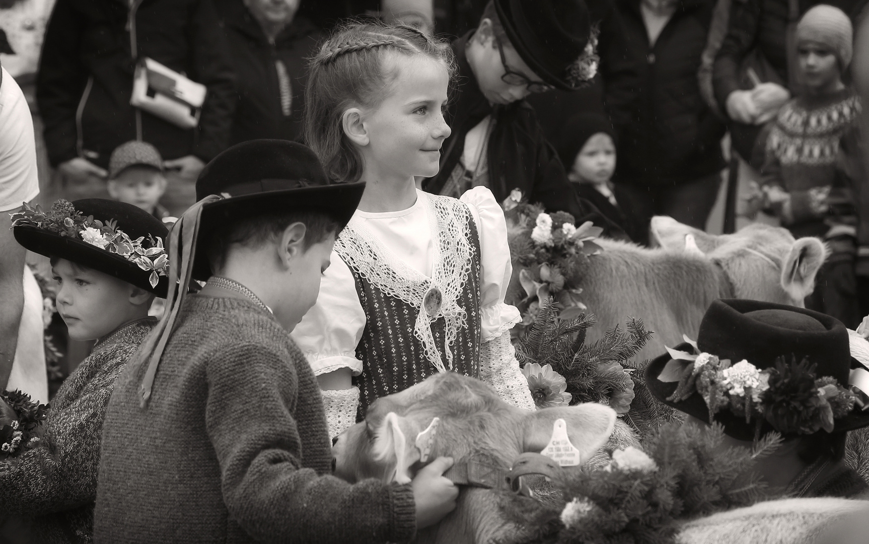 Trachtenkinder Foto & Bild | street, dokumentation, outdoor Bilder auf ...