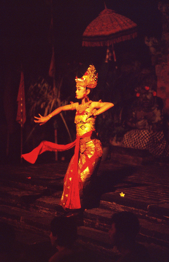 Traditioneller Tanz Foto & Bild | asia, indonesia, kunstfotografie & kultur Bilder auf fotocommunity