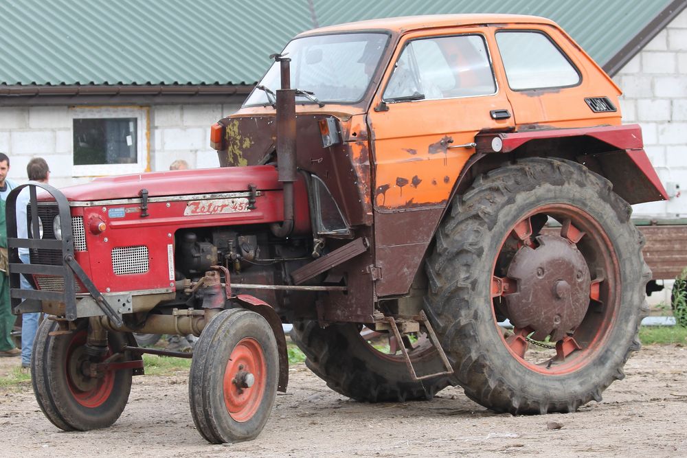 Traktorauto oder Autotraktor Foto & Bild | industrie und technik ...