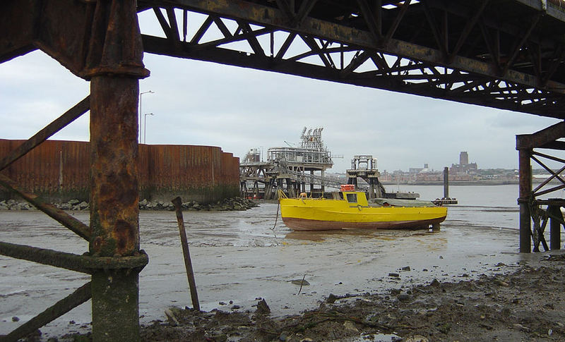 Tranmere Oil Terminal Foto & Bild | industrie und technik, industrie ...