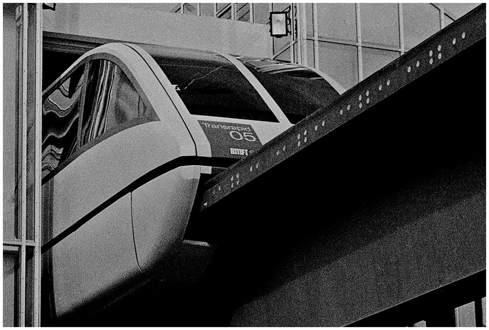 Transrapid 05 Endstation Planten un Blomen Foto & Bild | deutschland ...