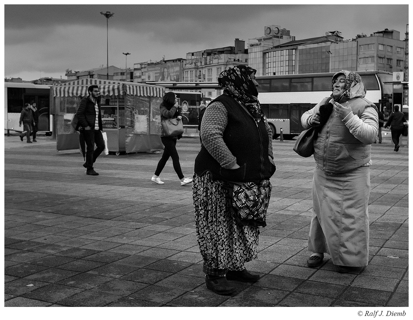 Tratsch am Mittag Foto & Bild | istanbul, city, street Bilder auf ...