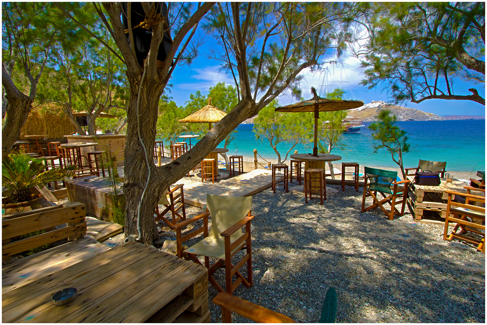 traumhafte bar an einem traumhaften Strand auf astypalea Foto & Bild ...