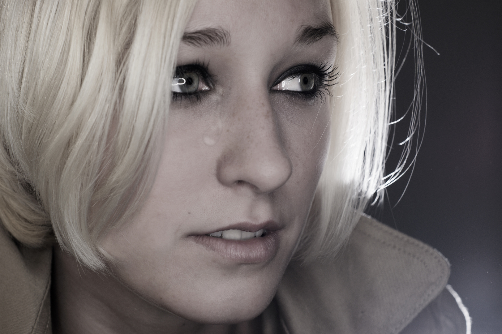 traurig Foto & Bild | portrait, portrait frauen, studio Bilder auf ...