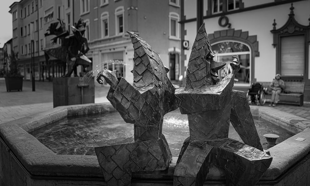 Treffpunkt Brunnen.... Foto & Bild | streetfotografie mit menschen, kunstfotografie & kultur ...