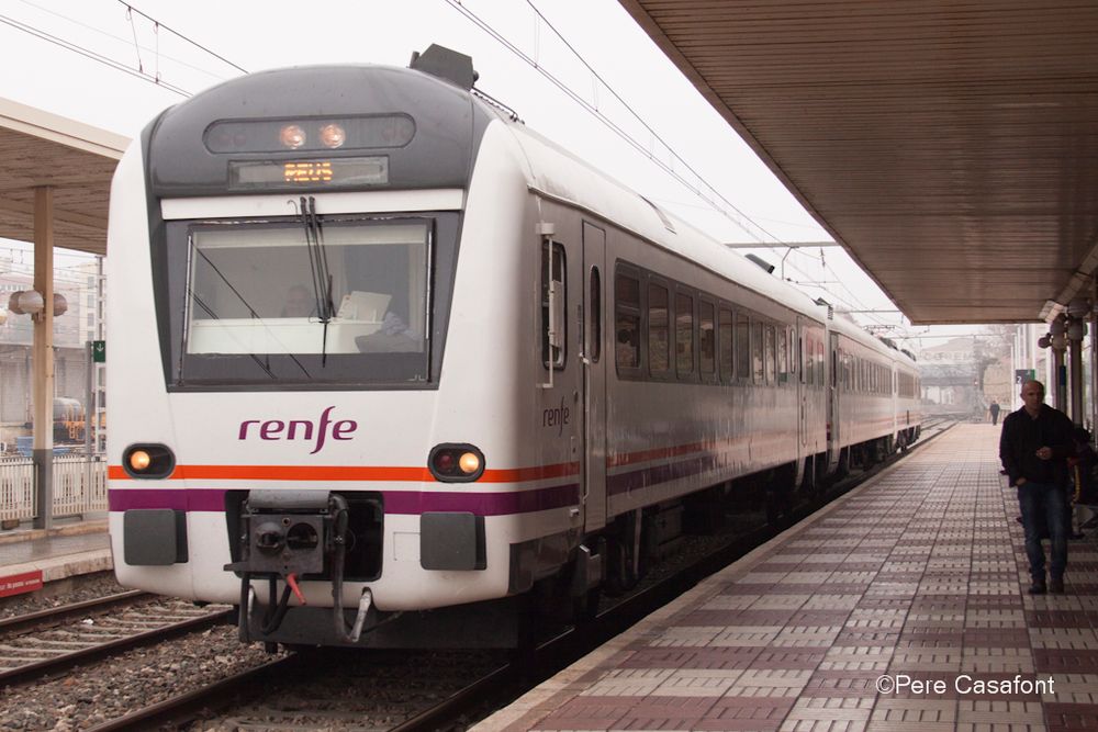 Tren Renfe Imagen & Foto | industria y tecnología, automóviles, tren ...