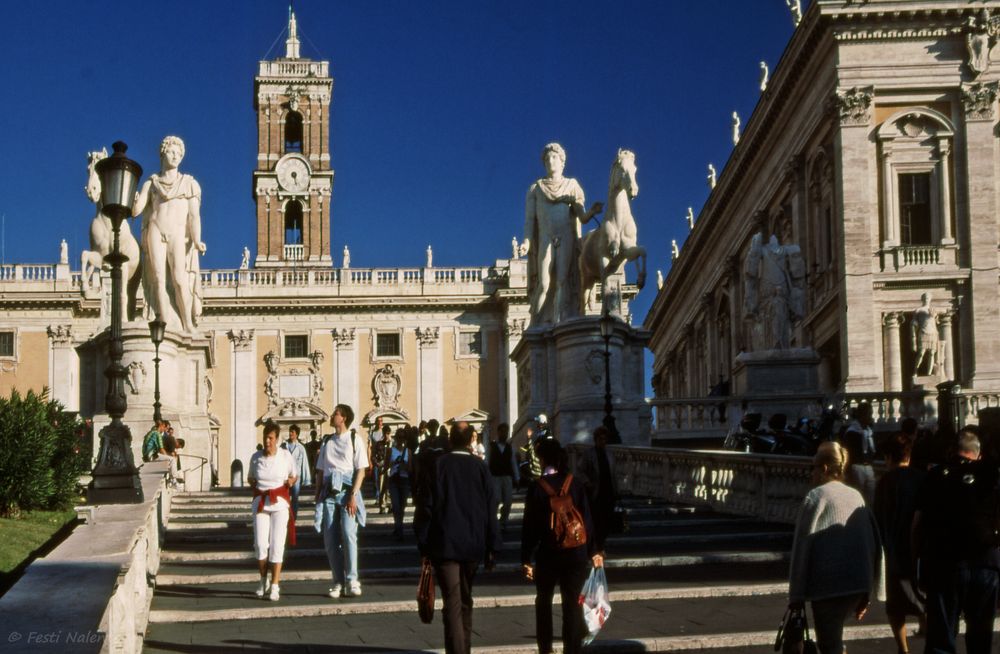 Treppe zum Kapitol mit Senatorenpalast Foto & Bild | architektur ...