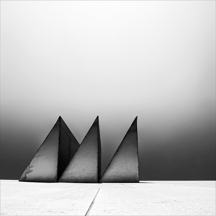 triangle Foto & Bild | fotokunst, monochrome fine art, an land Bilder ...