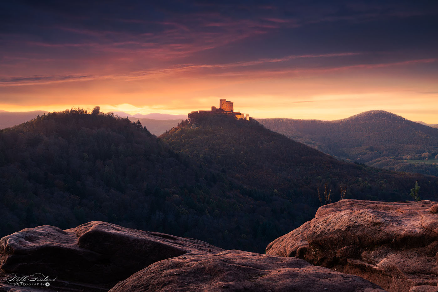 Trifels Castle sunset I Foto & Bild | sonnenuntergang, natur, burg ...
