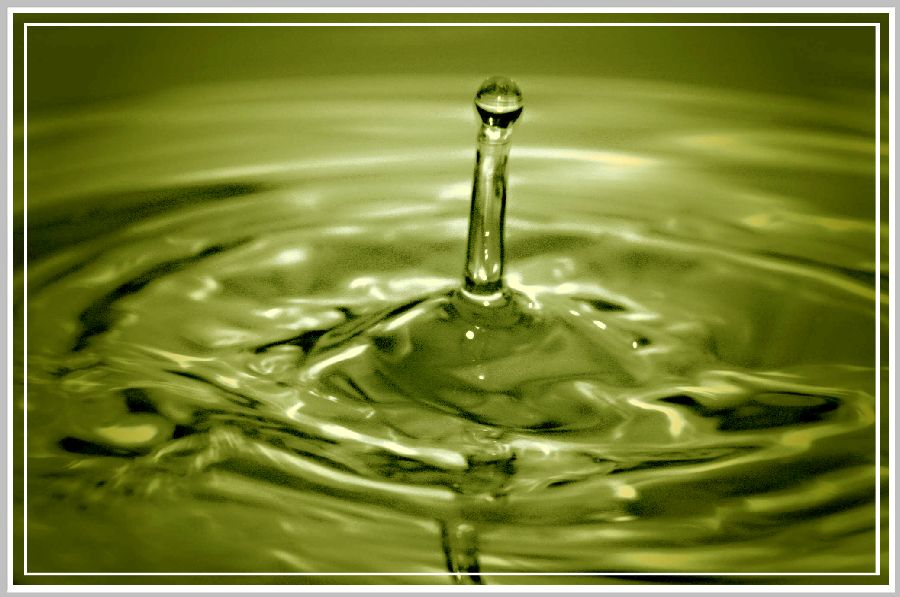 Tropfen in Grün Foto & Bild | experimente, wasser, tropfen Bilder auf ...