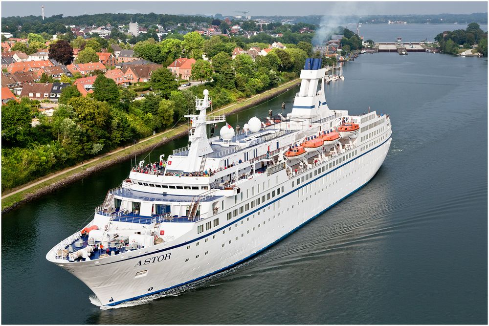 Tschüß. MS ASTOR Foto & Bild | fahrzeuge, technik, motive Bilder auf ...