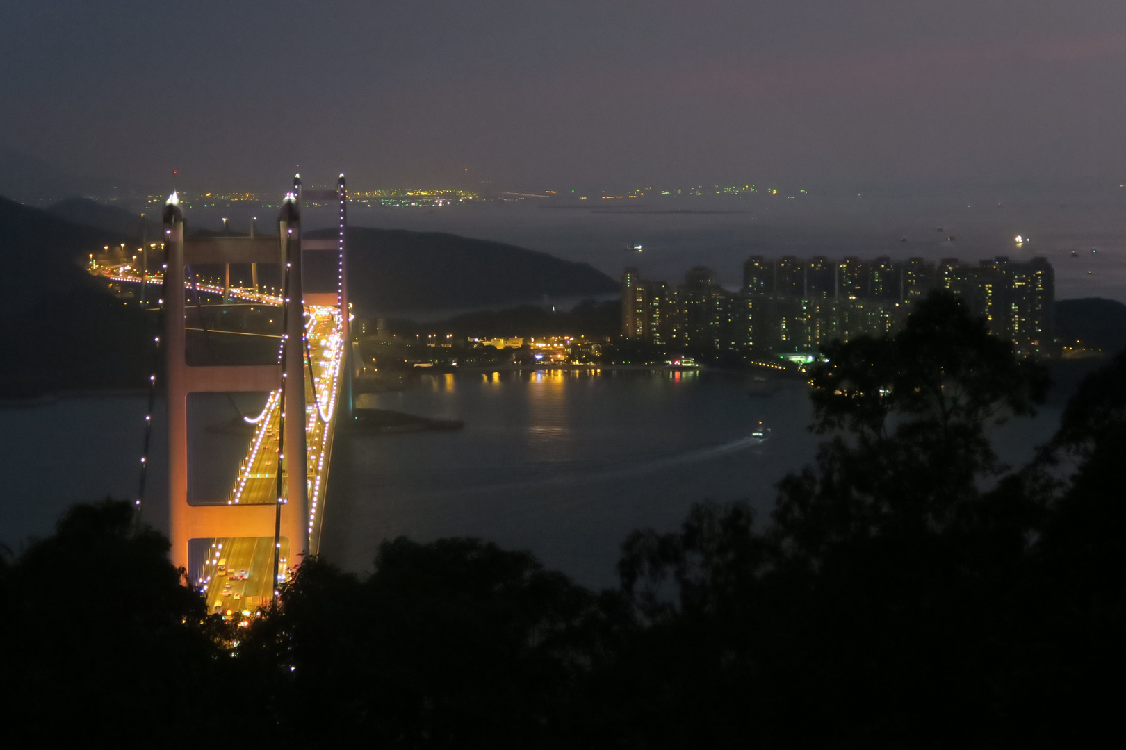 Tsing Ma Brücke in Hong Kong bei Nacht Foto & Bild | architektur, asia ...