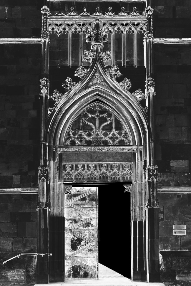 Tür zum Paradies Foto & Bild | monochrom, bearbeitungs - techniken, architektur Bilder auf ...