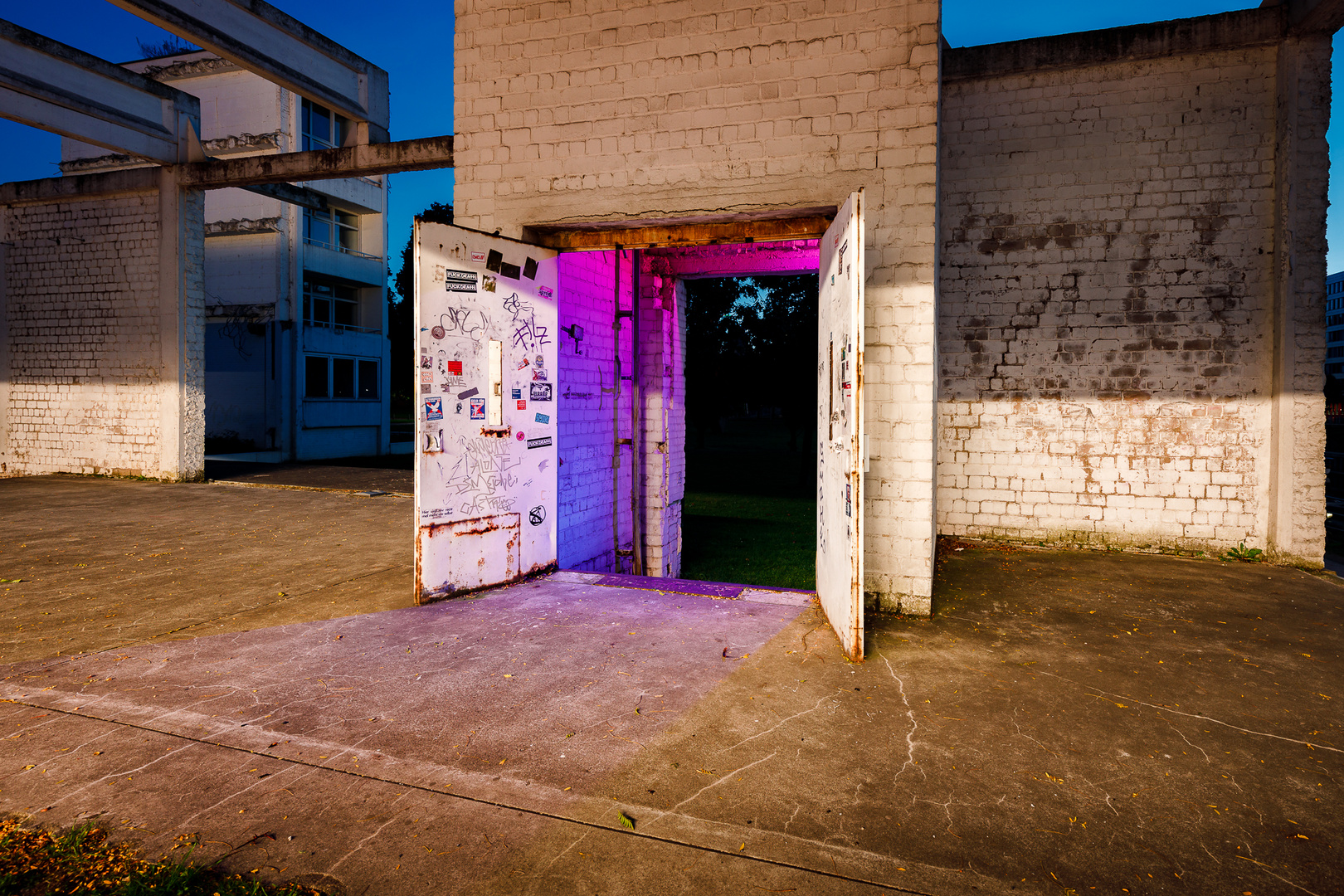 Türe Foto & Bild | architektur, architektur bei nacht ...