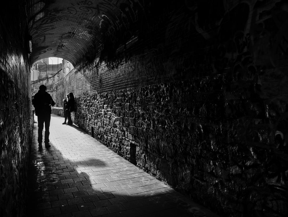 Tunnel Foto & Bild | streetfotografie mit menschen, fotos, street Bilder auf fotocommunity