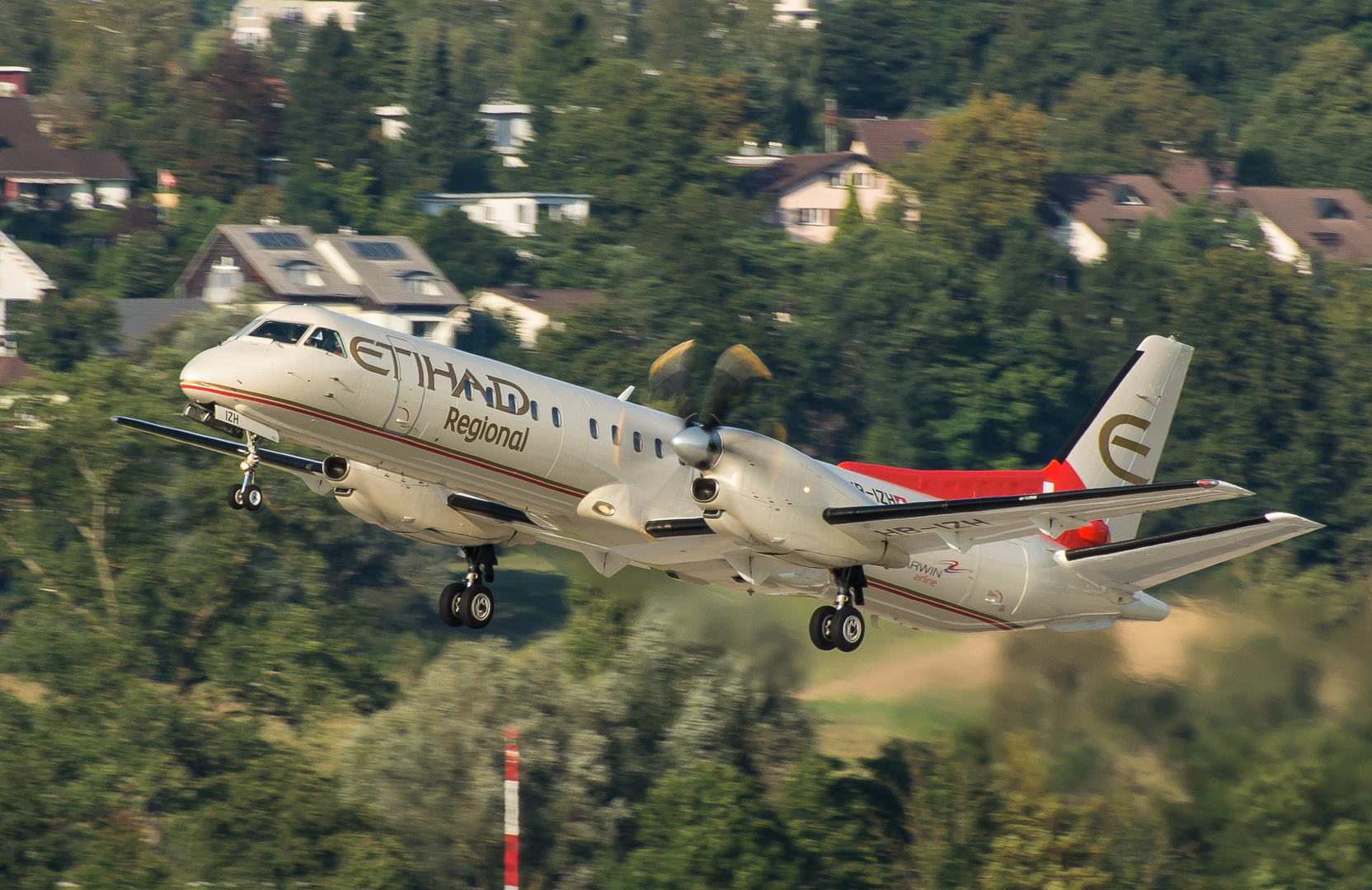 Turboprop Power Saab 2000 Foto & Bild | luftfahrt, passagiermaschinen ...