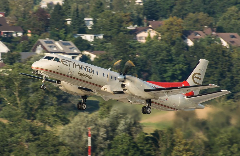 Turboprop Power Saab 2000 Foto & Bild | luftfahrt, passagiermaschinen ...