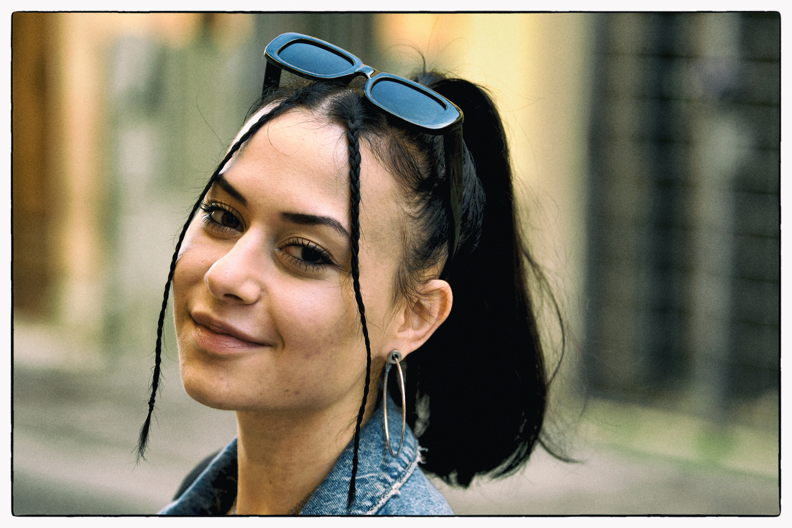 turning Foto & Bild | portrait, streetfotografie mit menschen, portrait frauen Bilder auf ...