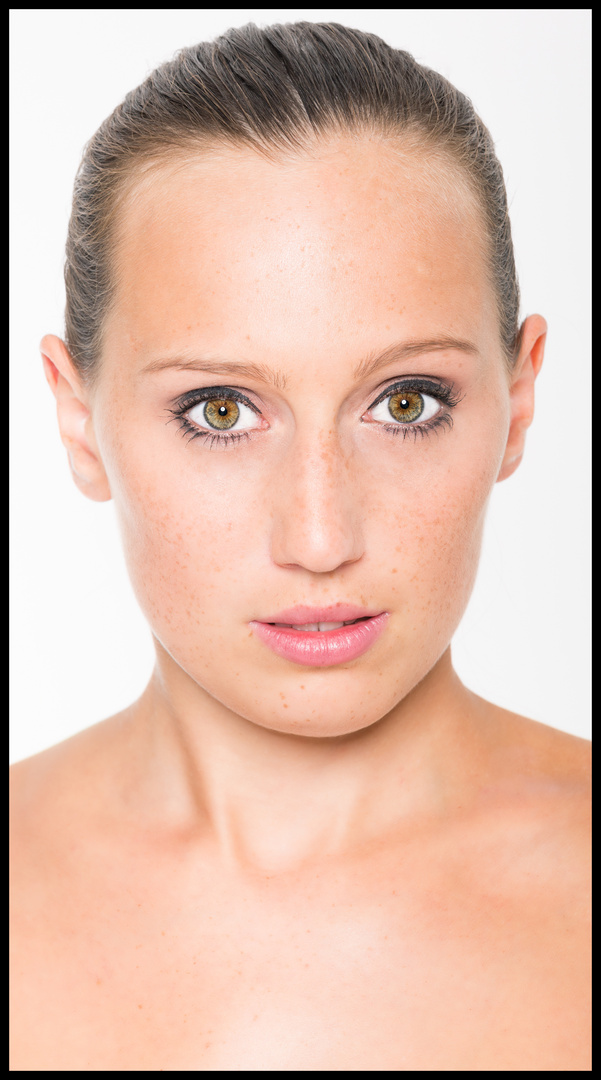 Two eyes staring at me... WHY Foto & Bild | portrait, portrait frauen ...