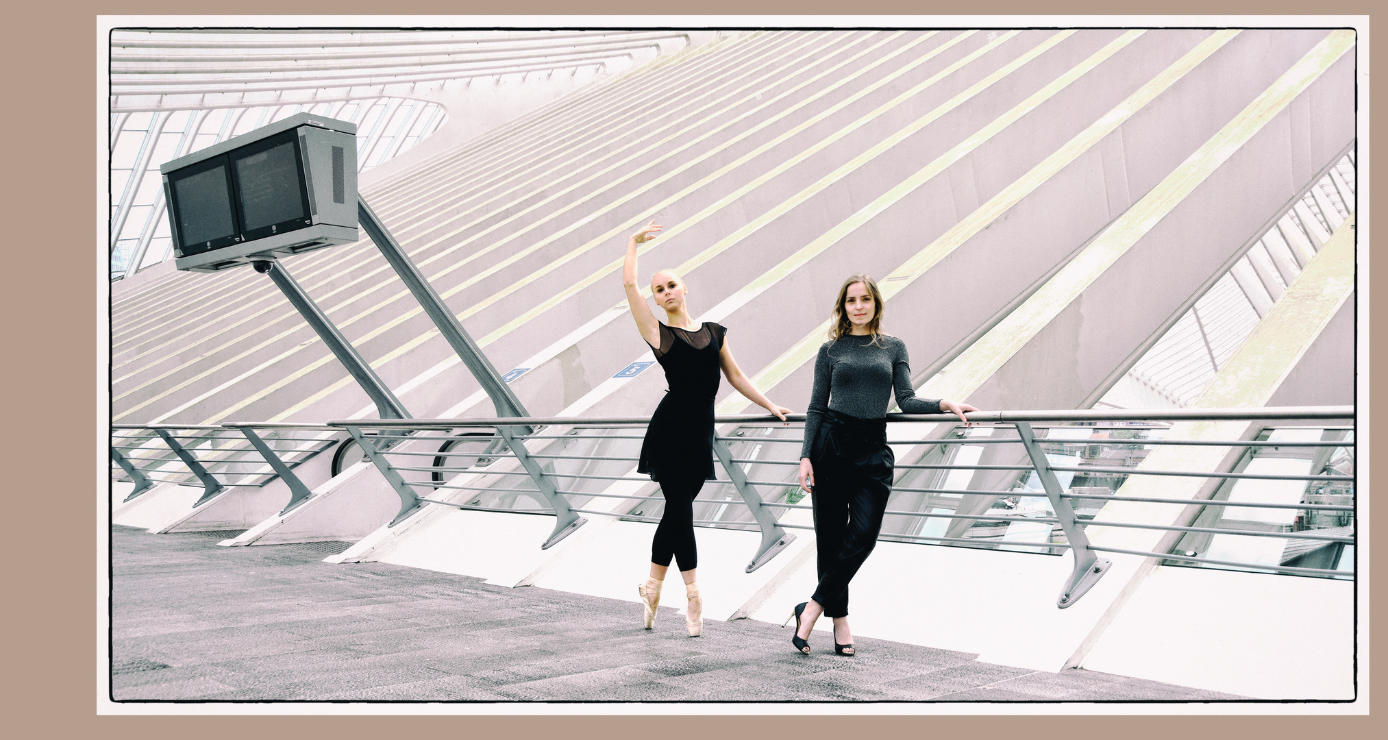 two on top Foto & Bild | portrait, streetfotografie mit menschen ...