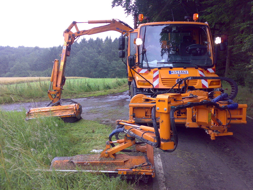 U 400 bei Mäharbeiten Foto & Bild | industrie und technik, motive ...