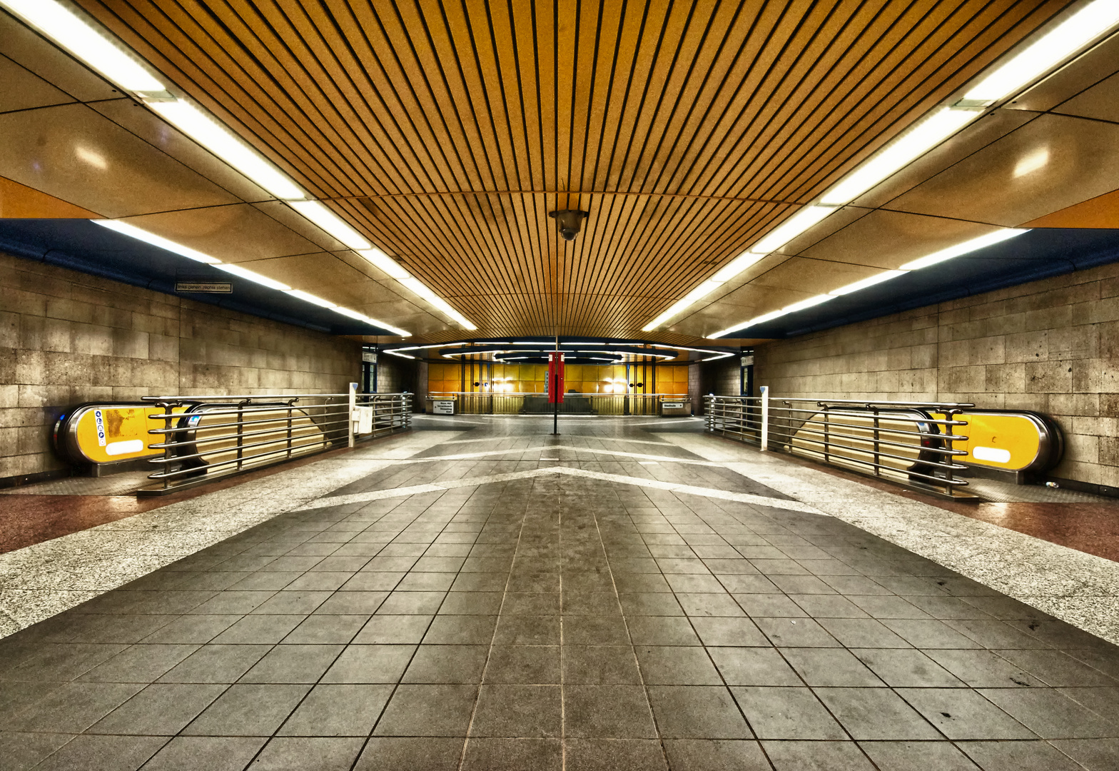 U-Bahn Bonn 3 Foto & Bild | architektur, stadtlandschaft, motive Bilder ...