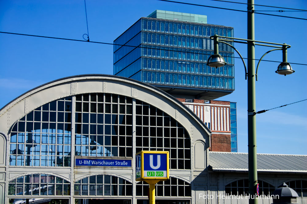 U-BAHNHOF WARSCHAUER STRASSE Foto & Bild | berlin, architektur, fassade ...