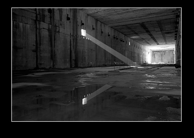 U-Boot Bunker Valentin Foto & Bild | architektur, lost places ...