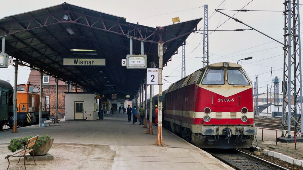 "U-Boot" in Wismar Foto & Bild | winter, bahnhof, loks Bilder auf ...